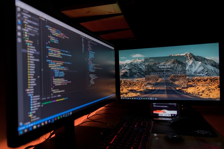Python vs Java: Pros and Cons Python vs Java: Pros and Cons